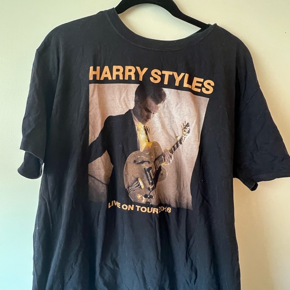 Tops | Xl Harry Sykes Love On Tour Concert Tshirt | Poshmark